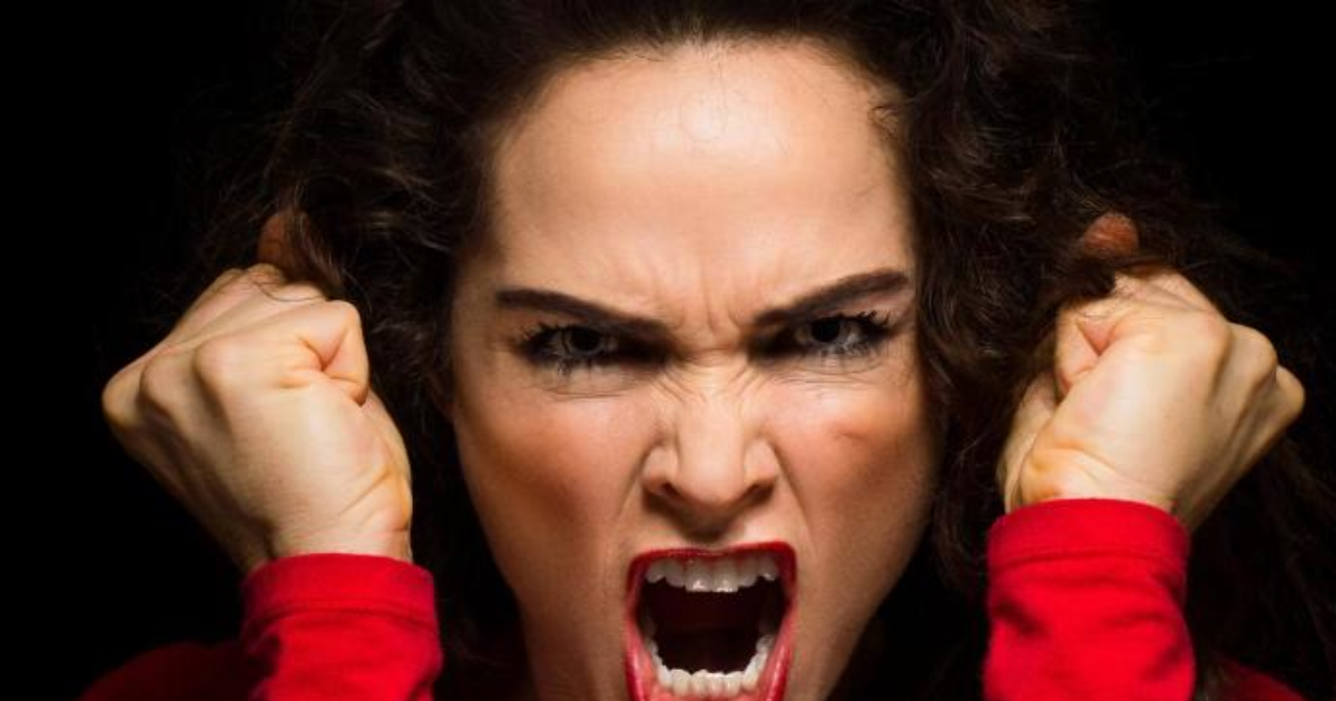 How an Emotionally Damaged Women Made a Relationship Too Hard