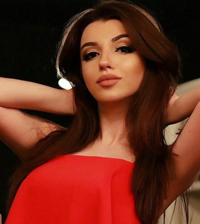 5 Hottest Instagram Celebrities with Natural Lips