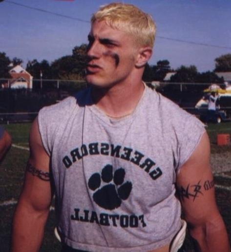 What Are the Characteristics of a Masculine Face?