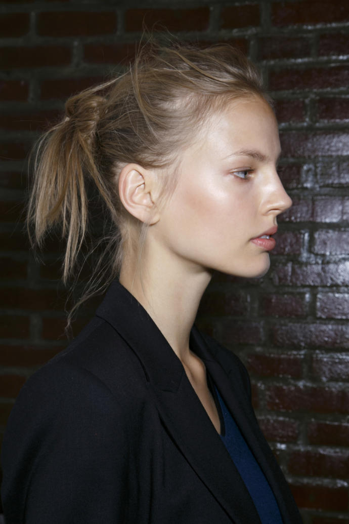 Spot 5 Unnatural Makeup Pics From The Natural LookBook - GirlsAskGuys