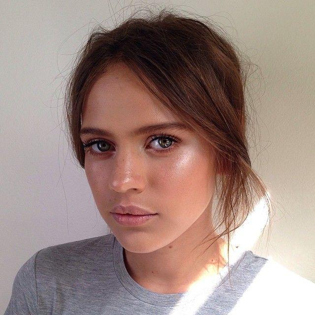 Spot 5 Unnatural Makeup Pics From The Natural LookBook - GirlsAskGuys