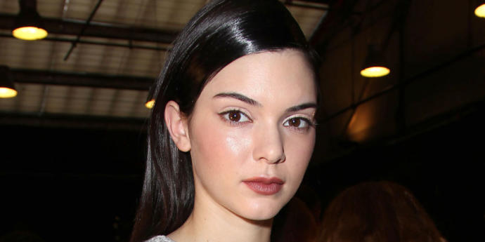 Spot 5 Unnatural Makeup Pics From The Natural LookBook - GirlsAskGuys