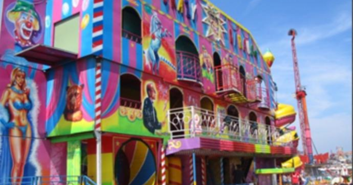 Funhouses Really WERE Fun Houses - GirlsAskGuys