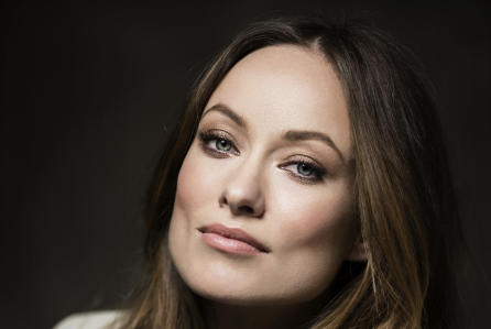 10 Female Celebrities Who Are Strikingly Beautiful - GirlsAskGuys