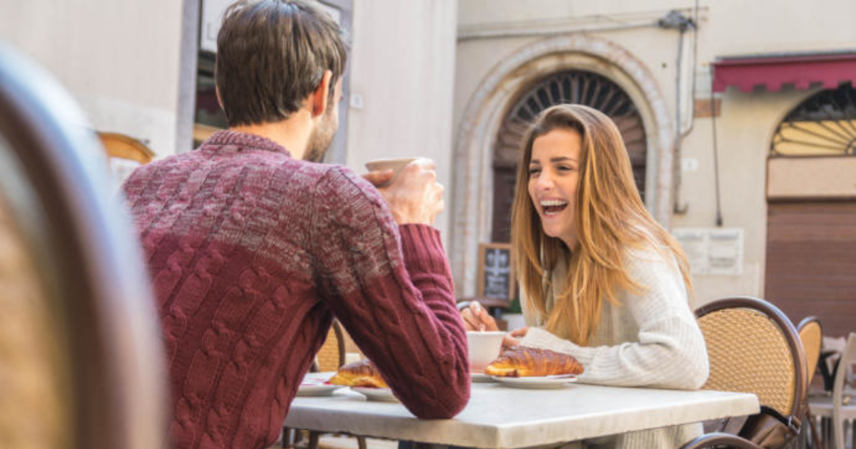 Being Friendly vs. Being Interested: The Difference - GirlsAskGuys