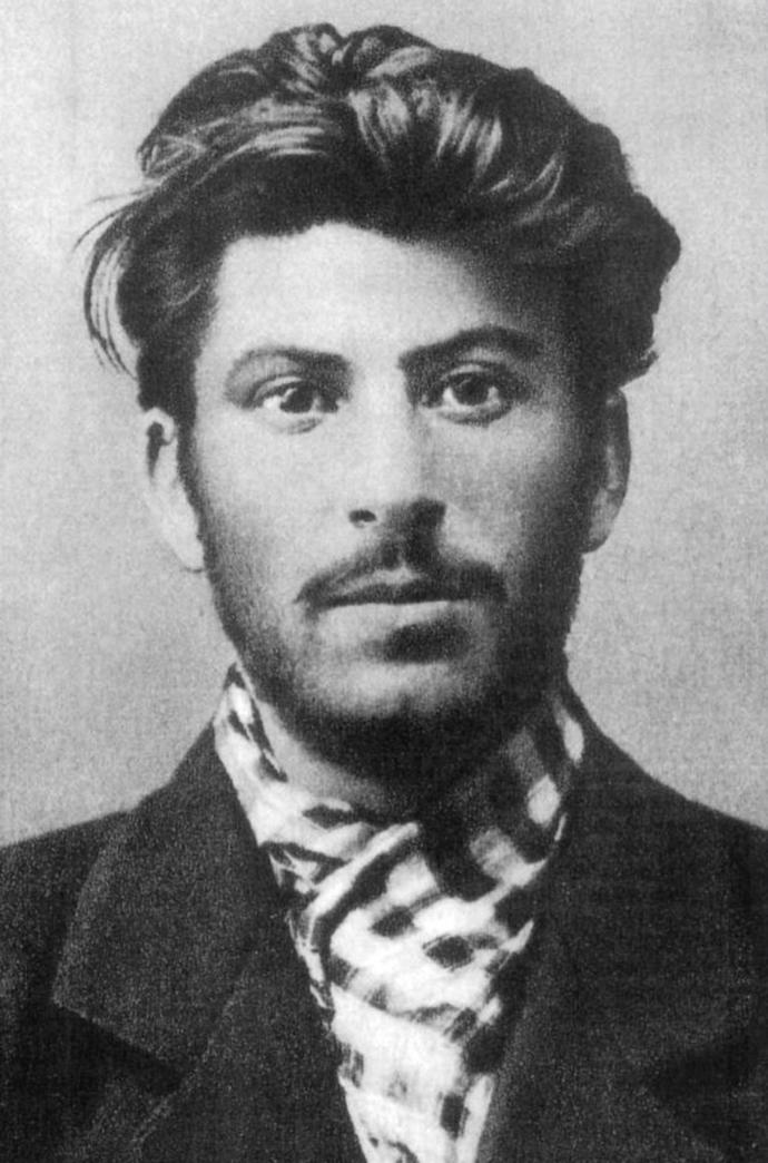 Top 6 Handsomest Dictators - GirlsAskGuys