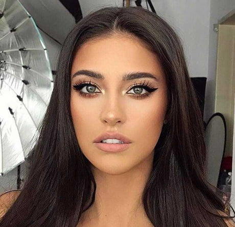 Beautiful Female Celebrities From Romania - GirlsAskGuys