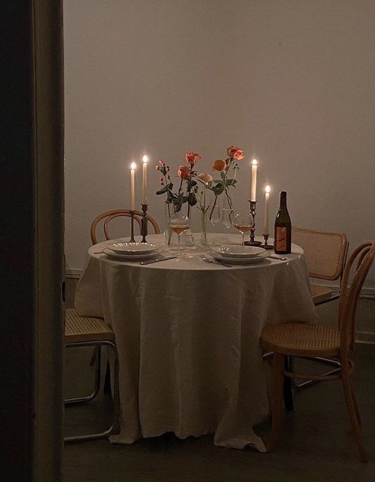 How To Set A Romantic Dinner Table for Your Partner - GirlsAskGuys