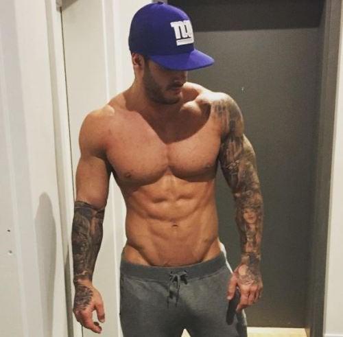 Men with bear mode or aesthetic mode body type? - GirlsAskGuys