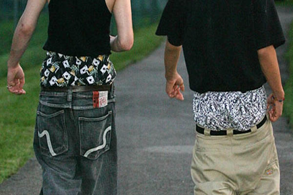 Low riding/Sagging? - GirlsAskGuys