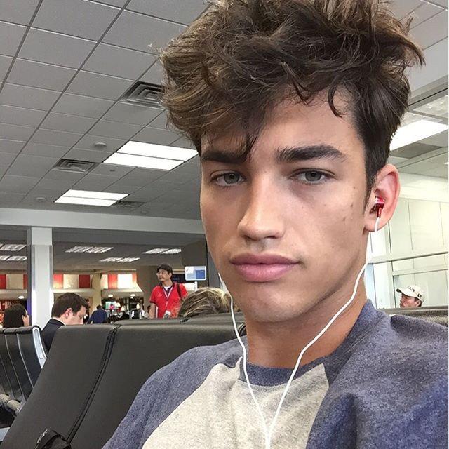 Average Good Looking Guy Slsi lk