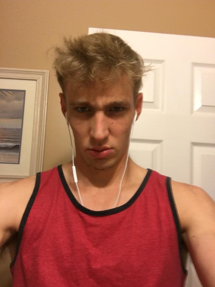 Are women more attracted to bulky men or lean muscle, what type of ...