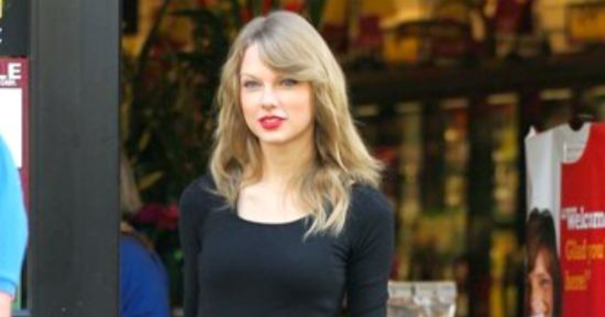 Girls, do you think it's weird to fap to this image? - GirlsAskGuys