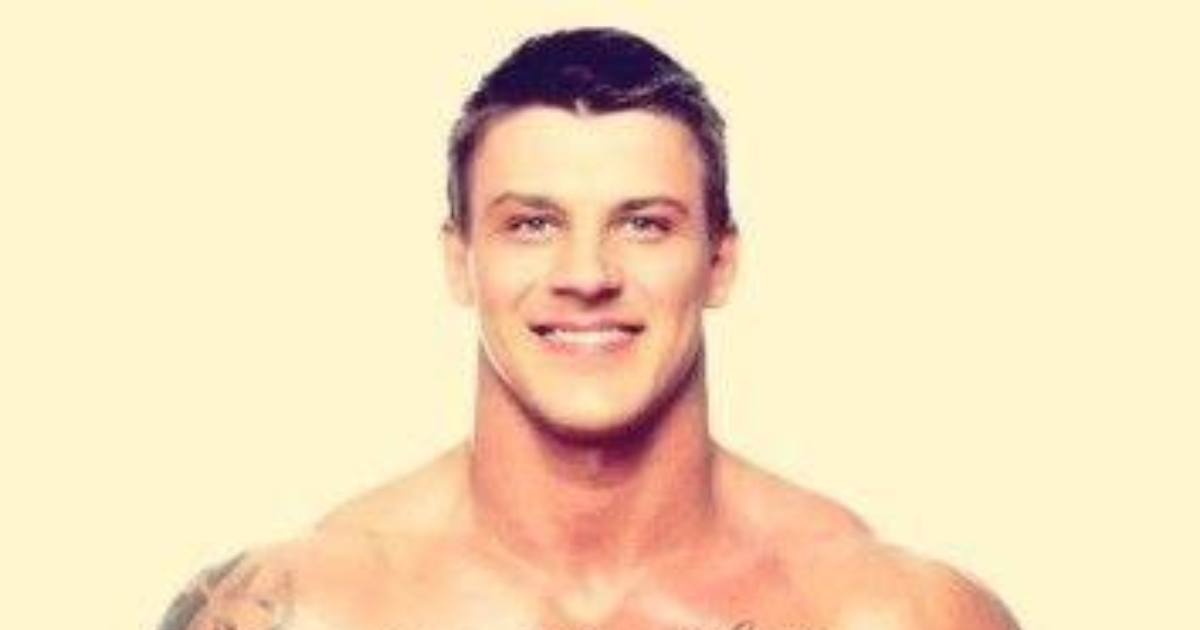 Girls, would you date a bulk guy or a toned guy? - GirlsAskGuys