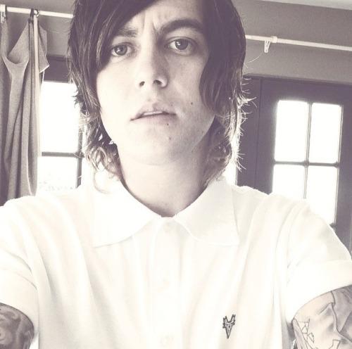 What emo guy singer is the most good looking? - GirlsAskGuys
