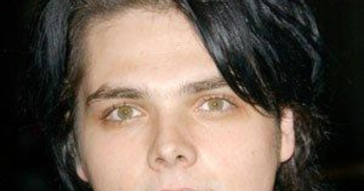 What emo guy singer is the most good looking? - GirlsAskGuys