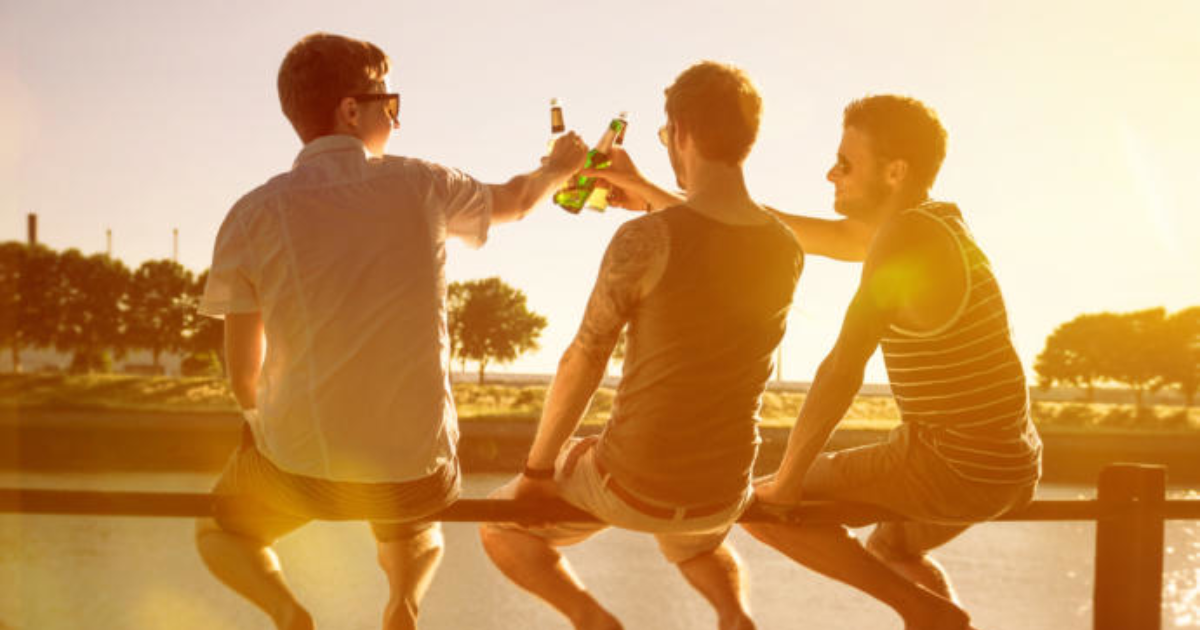 Do guys have less intense friendships than girls? - GirlsAskGuys