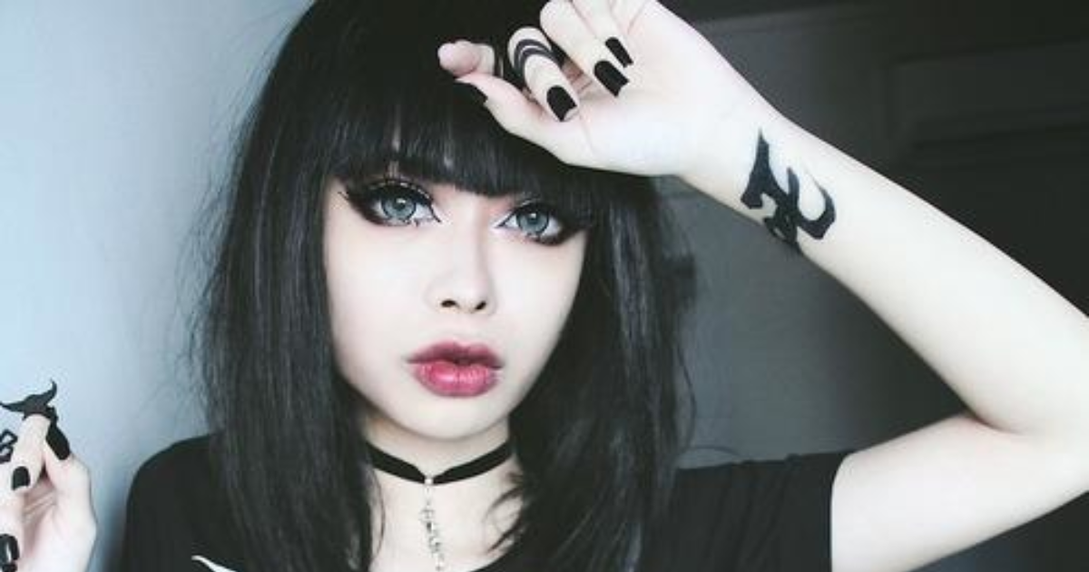 As A Normal Person Would You Date A Goth Person Girlsaskguys