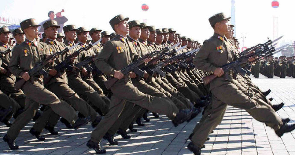 Why Do Soldiers March And Stand In A Special Pose? - GirlsAskGuys