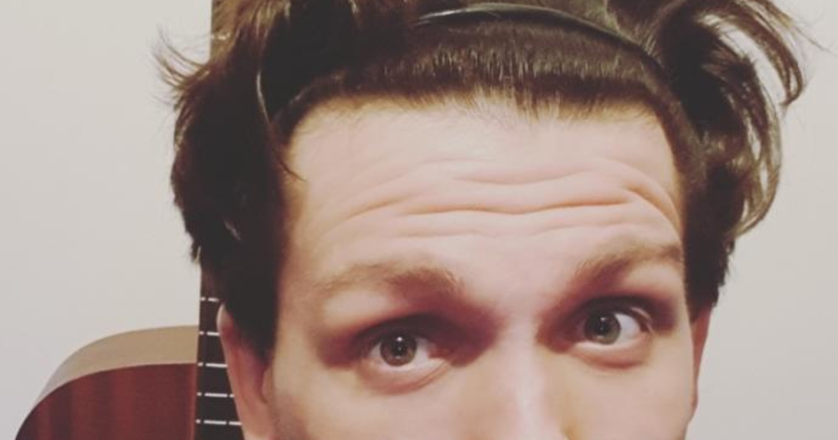 Alice Bands On Guys? - GirlsAskGuys