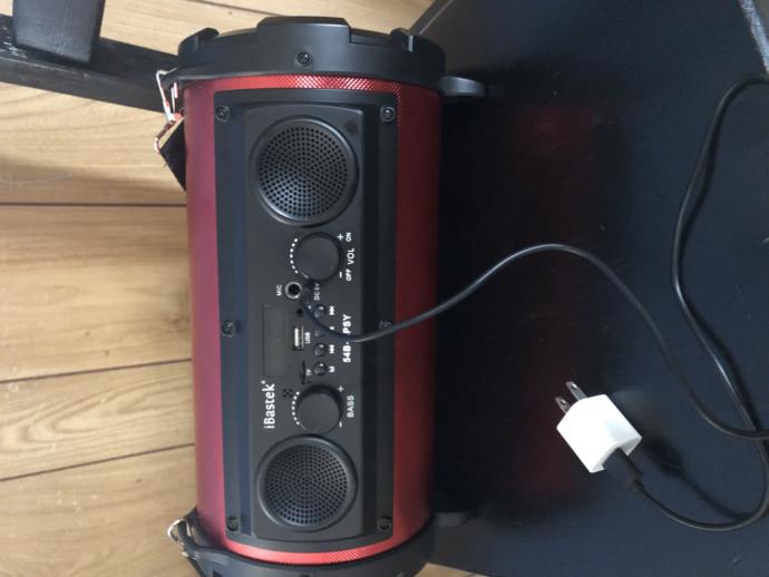 Does anybody know how to charge this speaker? - GirlsAskGuys