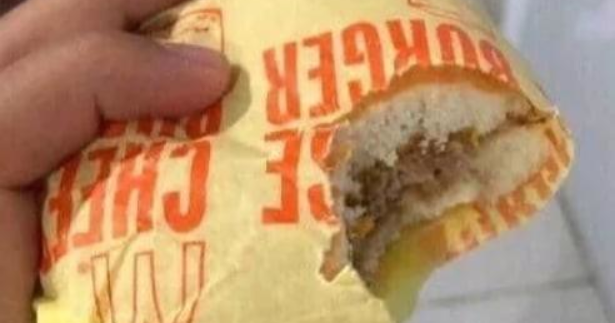 Do you eat your cheeseburger with or without the shell? - GirlsAskGuys
