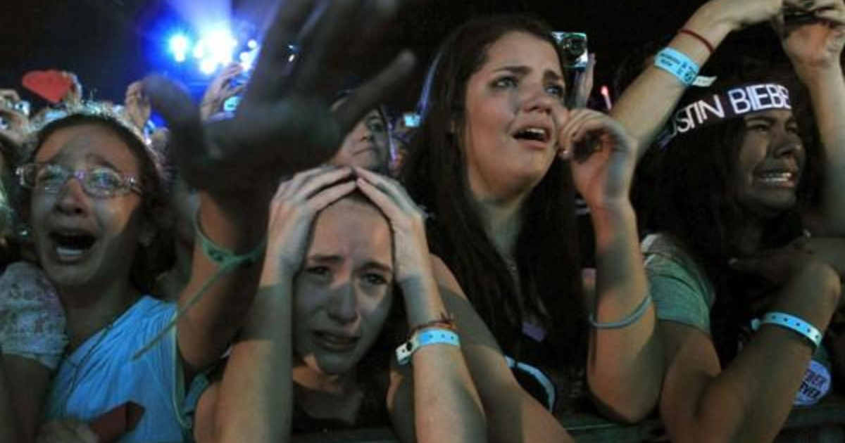 Do you become a crazy "fangirl" at a concert? Who do you fangirl out ...