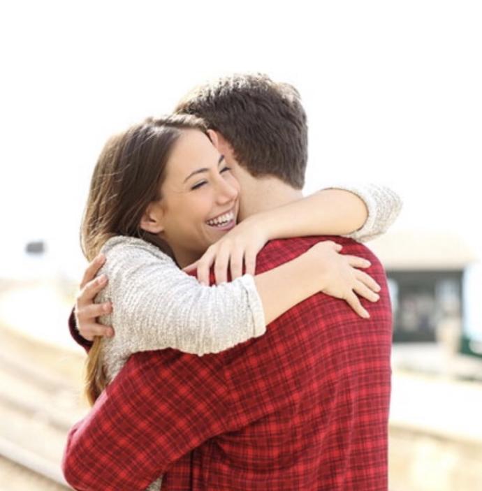 What makes a hug a good one? - GirlsAskGuys