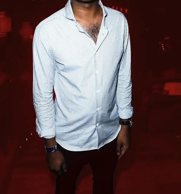 Visible upper chest hair? - GirlsAskGuys