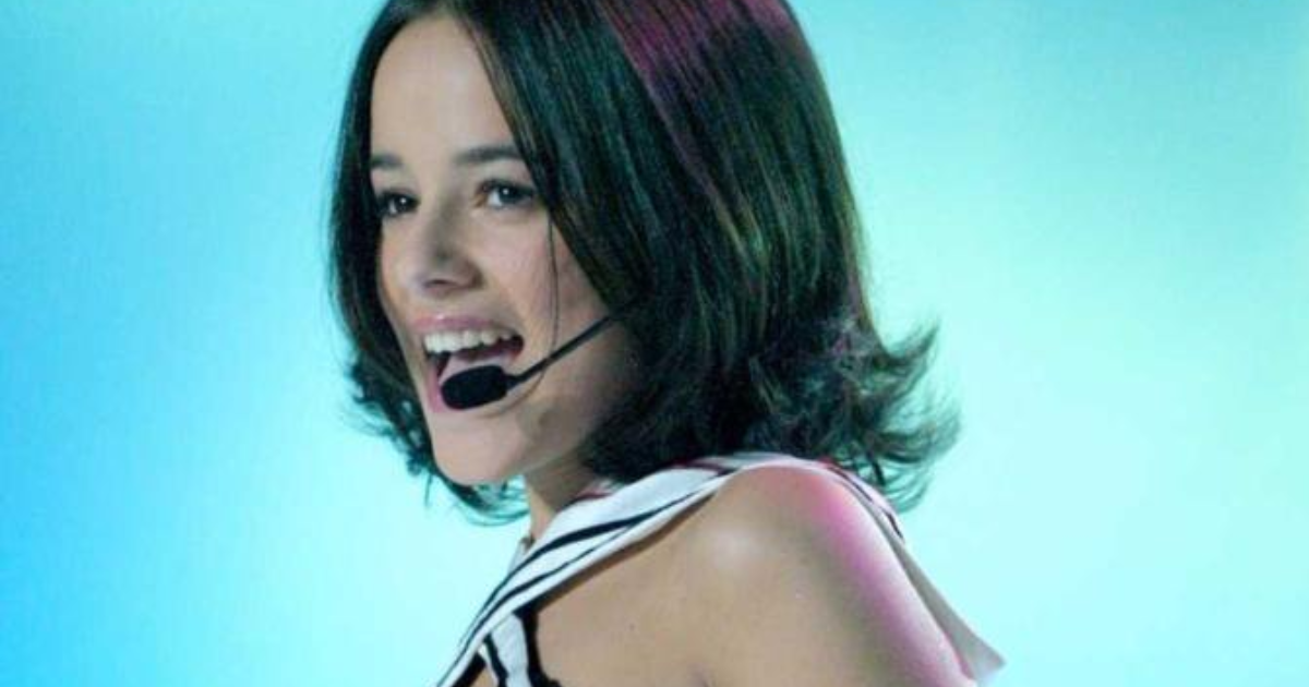 Is Alizee the best-looking singer who ever lived? - GirlsAskGuys