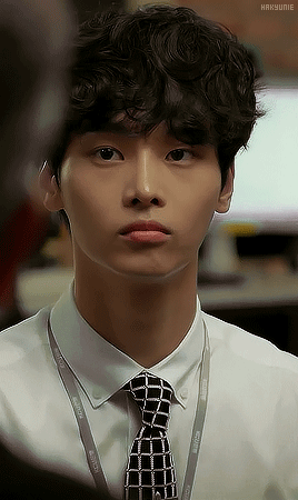 Do you like pouty lips on guys? - GirlsAskGuys