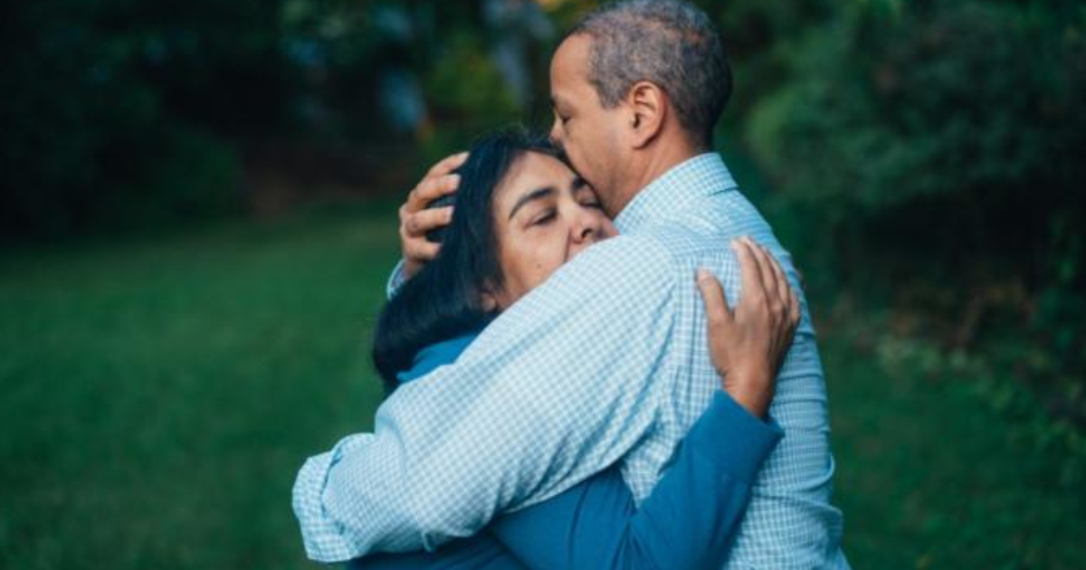 Guys, do you like giving/receiving a hug? - GirlsAskGuys