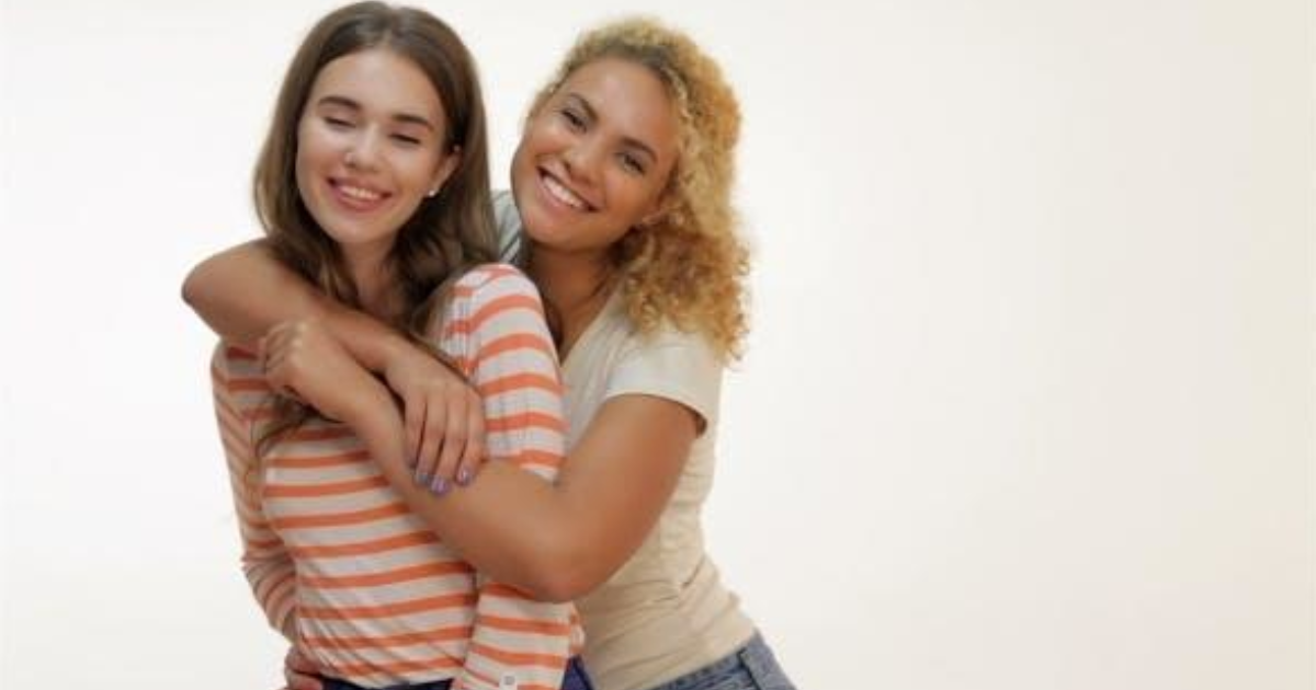 Girls, how touchy are you with your friends? - GirlsAskGuys