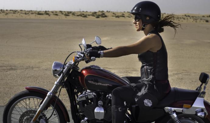 Are women more badass riding Harleys or riding street bikes? - GirlsAskGuys
