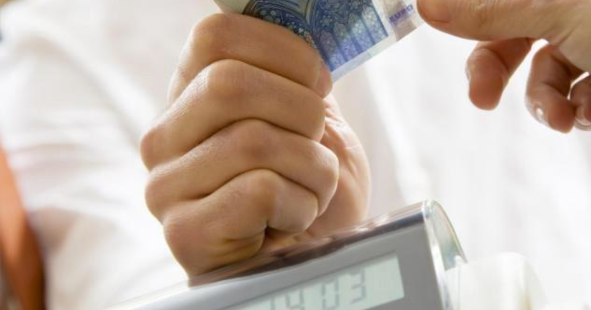 If the cashier accidentally gives you more change, do you return or ...