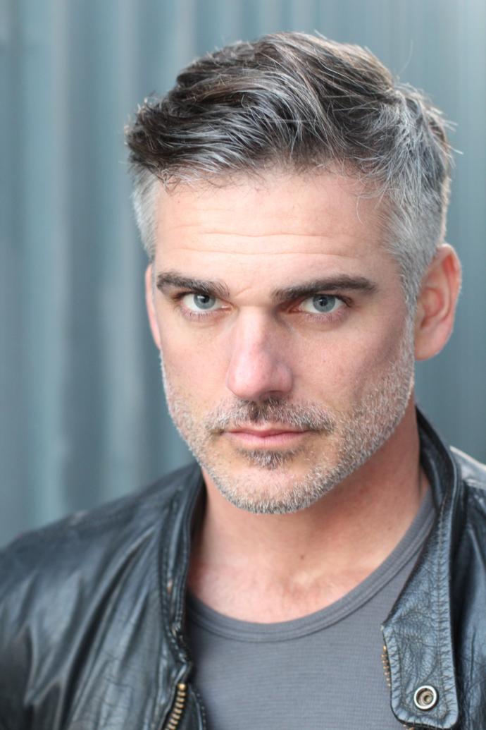 Girls, do you like silver fox guy? - GirlsAskGuys