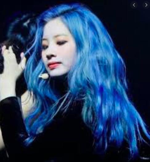 Girl with blue hair, yay or nay? - GirlsAskGuys