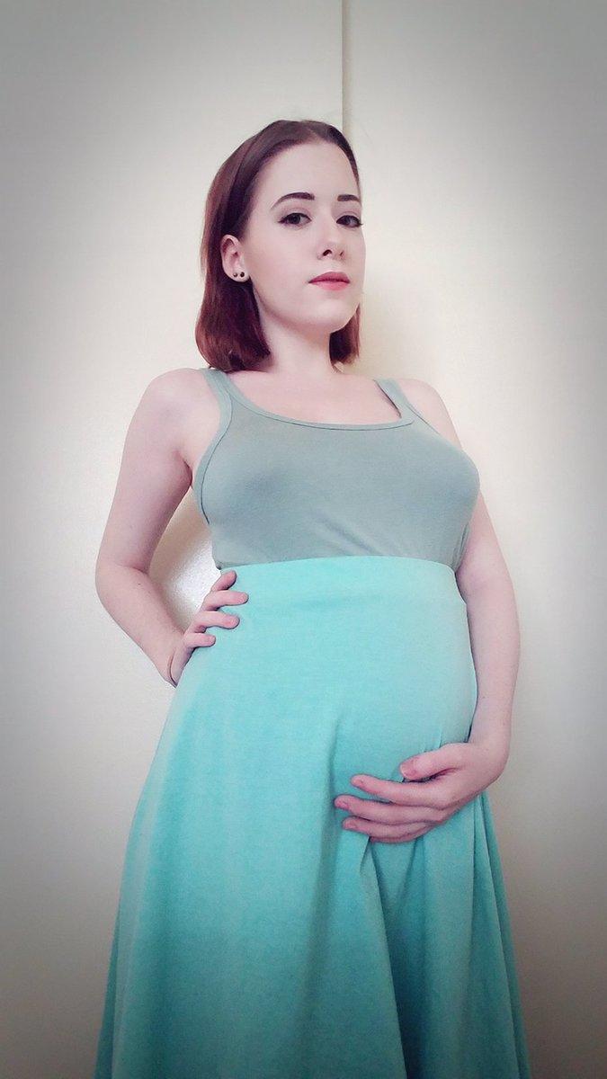 Teenage 4'6 ft single mom would you date this one? - GirlsAskGuys