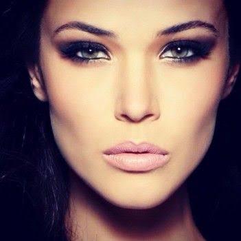 Whats more attractive on women: a sharp face with angular cheekbones ...