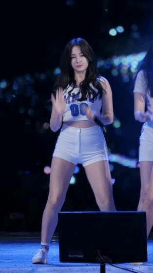 What is Nancy Mcdonnie body type? Is she skinny curvy? - GirlsAskGuys