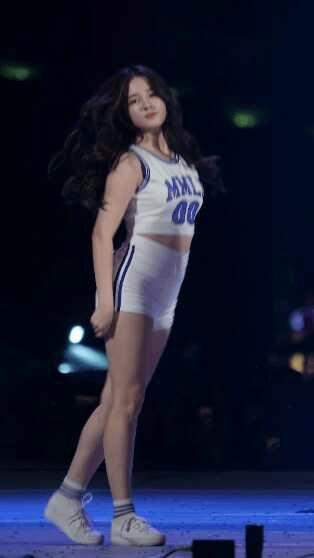 What is Nancy Mcdonnie body type? Is she skinny curvy? - GirlsAskGuys