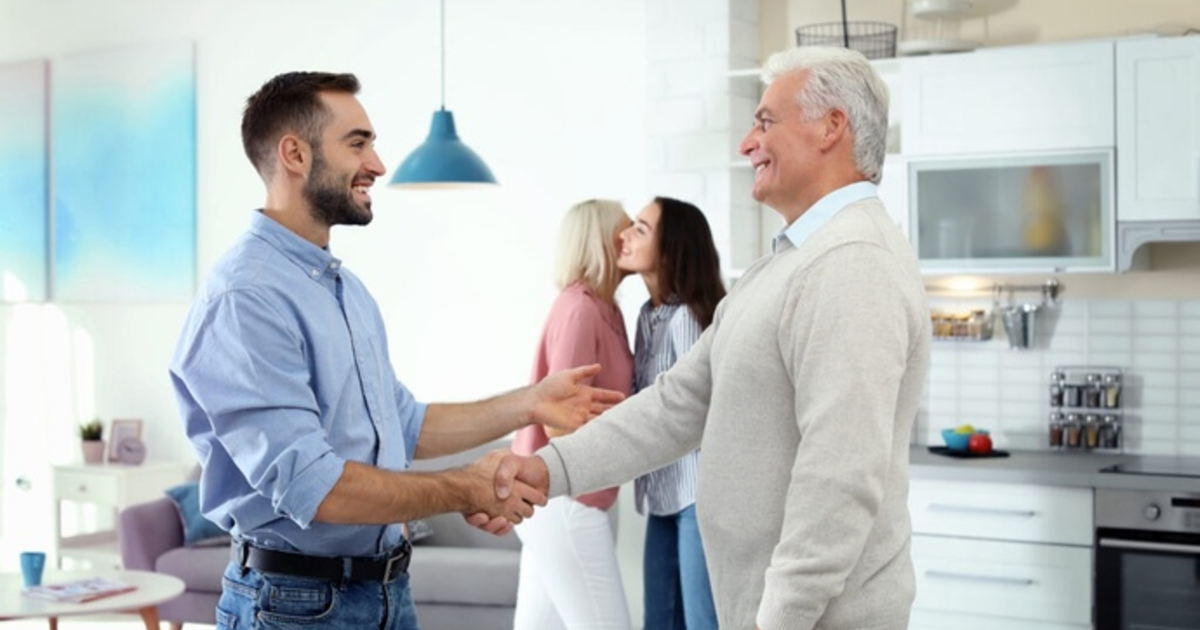 When should you introduce your partner to your parents? - GirlsAskGuys