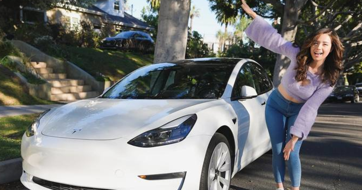 Would you accept this car from Pokimane? - GirlsAskGuys