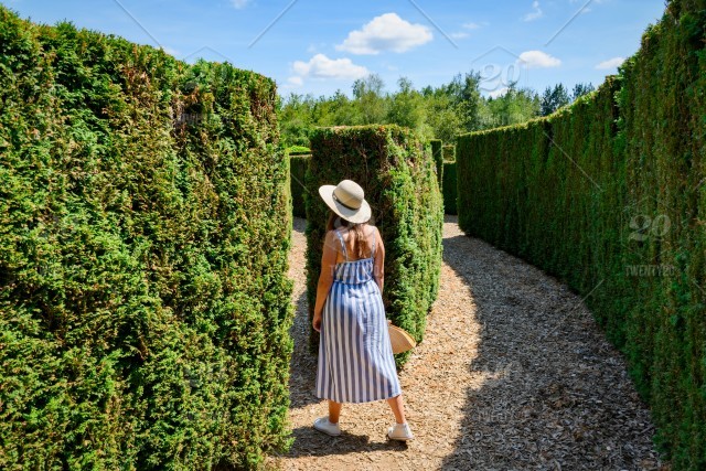 Do you think you could find yourself out of an actual full sized maze ...