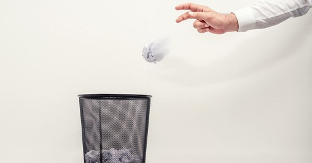 How good are you at throwing PAPER into a TRASH CAN? - GirlsAskGuys
