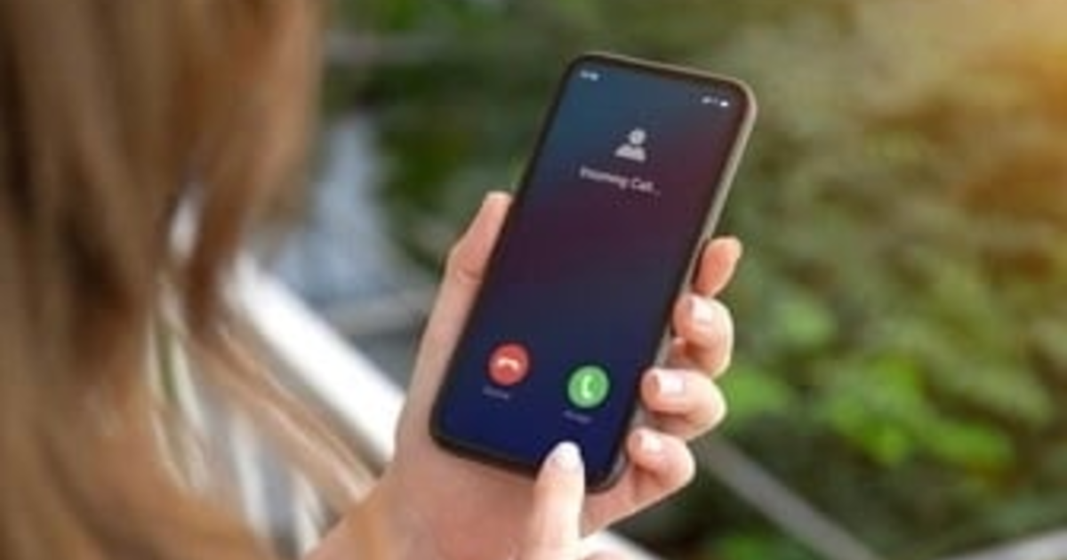 How do you answer your phone? - GirlsAskGuys