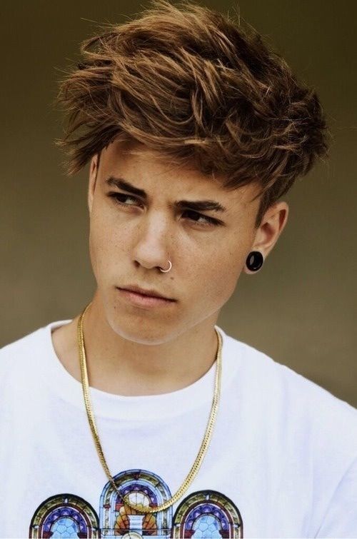 Are stretched ears/gauges becoming popular among boys? - GirlsAskGuys