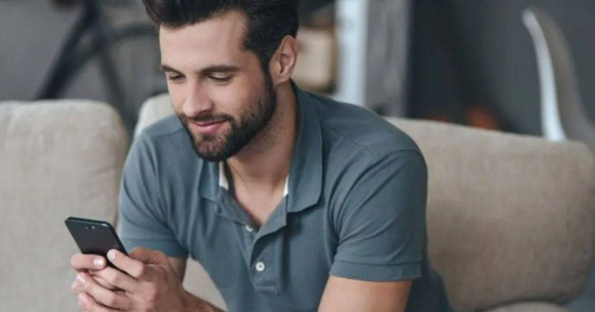 Should I keep on trying to text a dry texter? - GirlsAskGuys