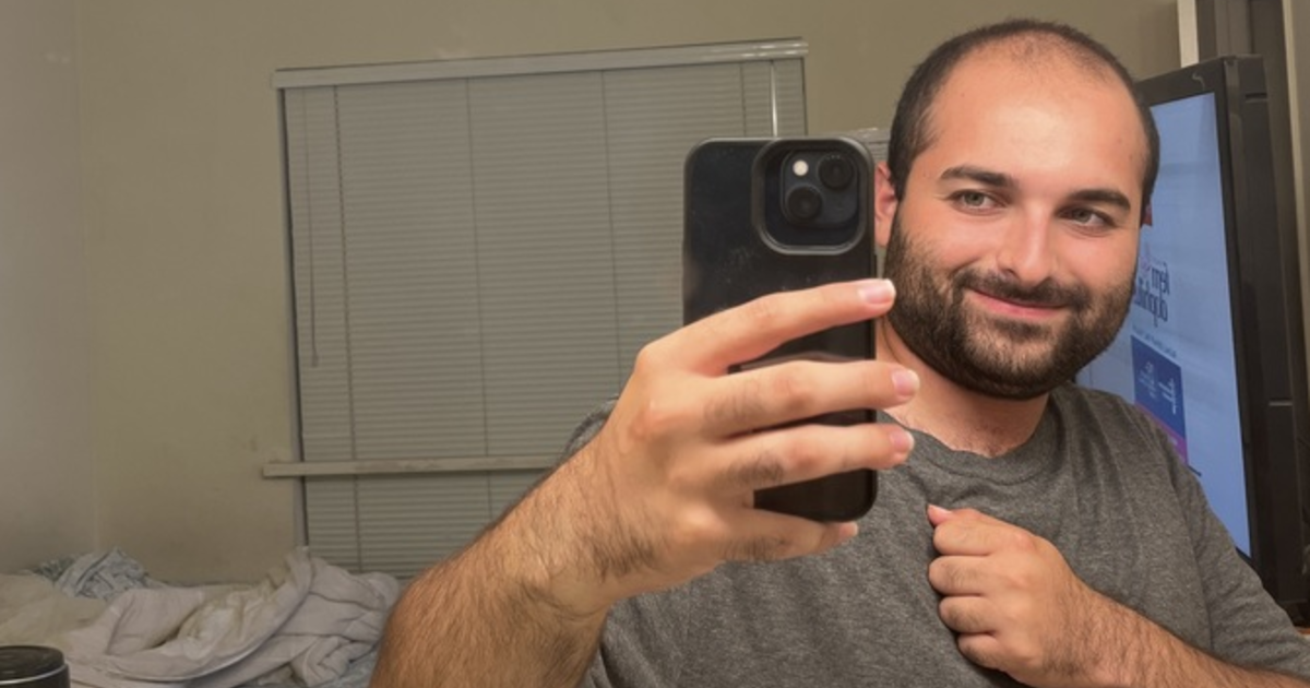 If you were a girl with an iPhone 13, would you date a guy who had an ...