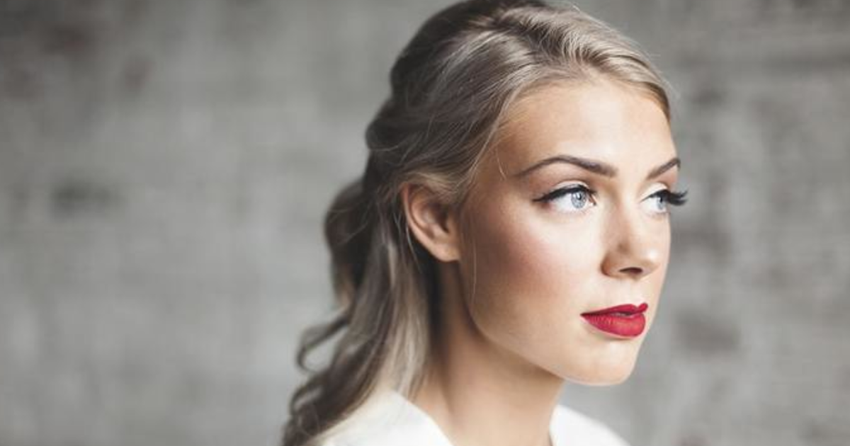 Why are attractive women's looks often nitpicked and criticised more ...